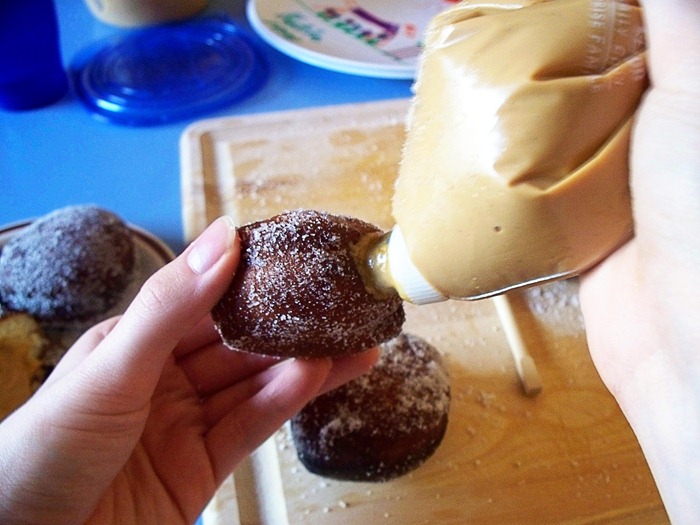 Daring Bakers’ Challenge: Dulce de Leche Bomboloni – Strawberry Notebook